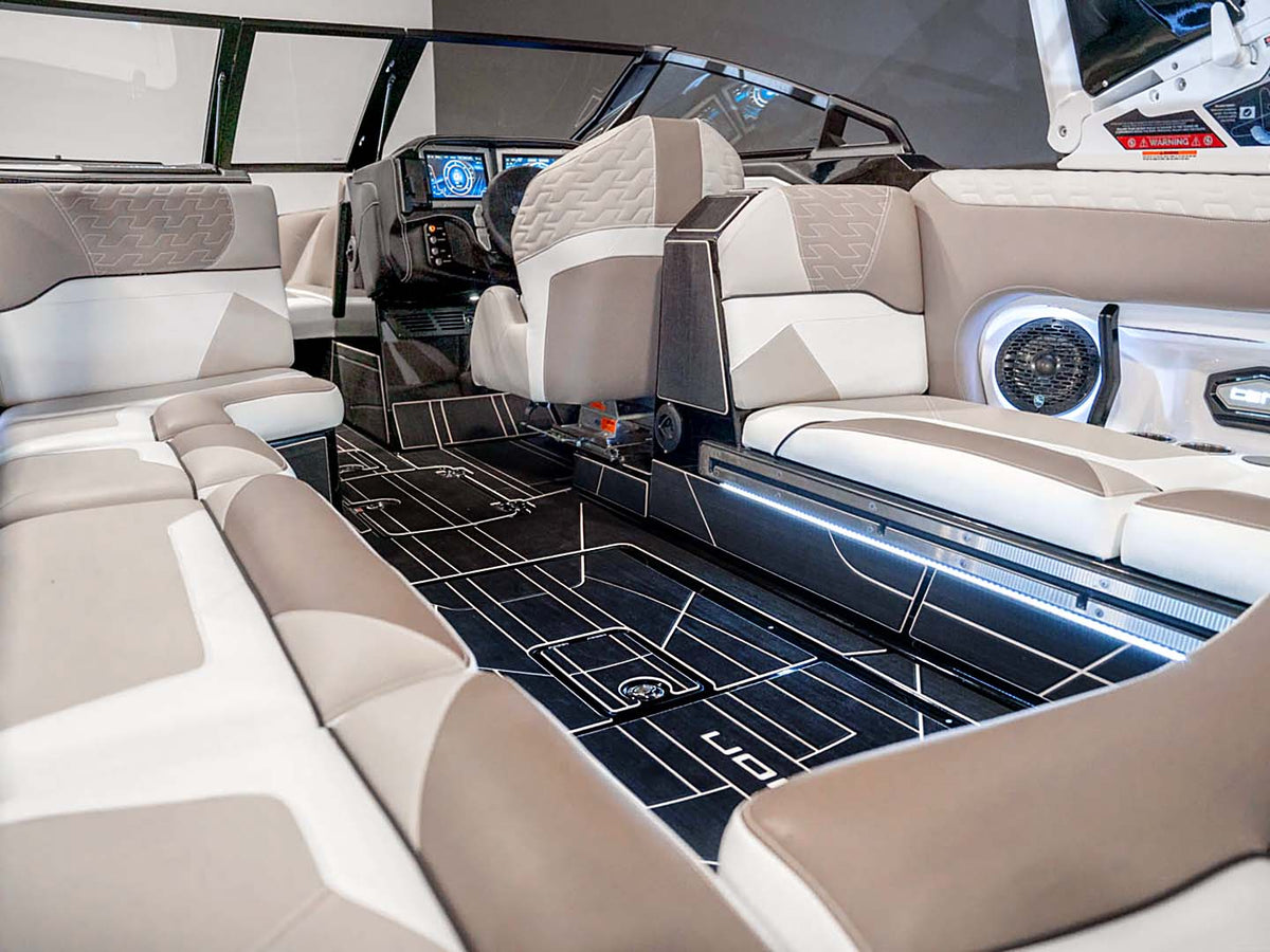 Centurion Ri245 2024 | Black / White | BoardCo Boats