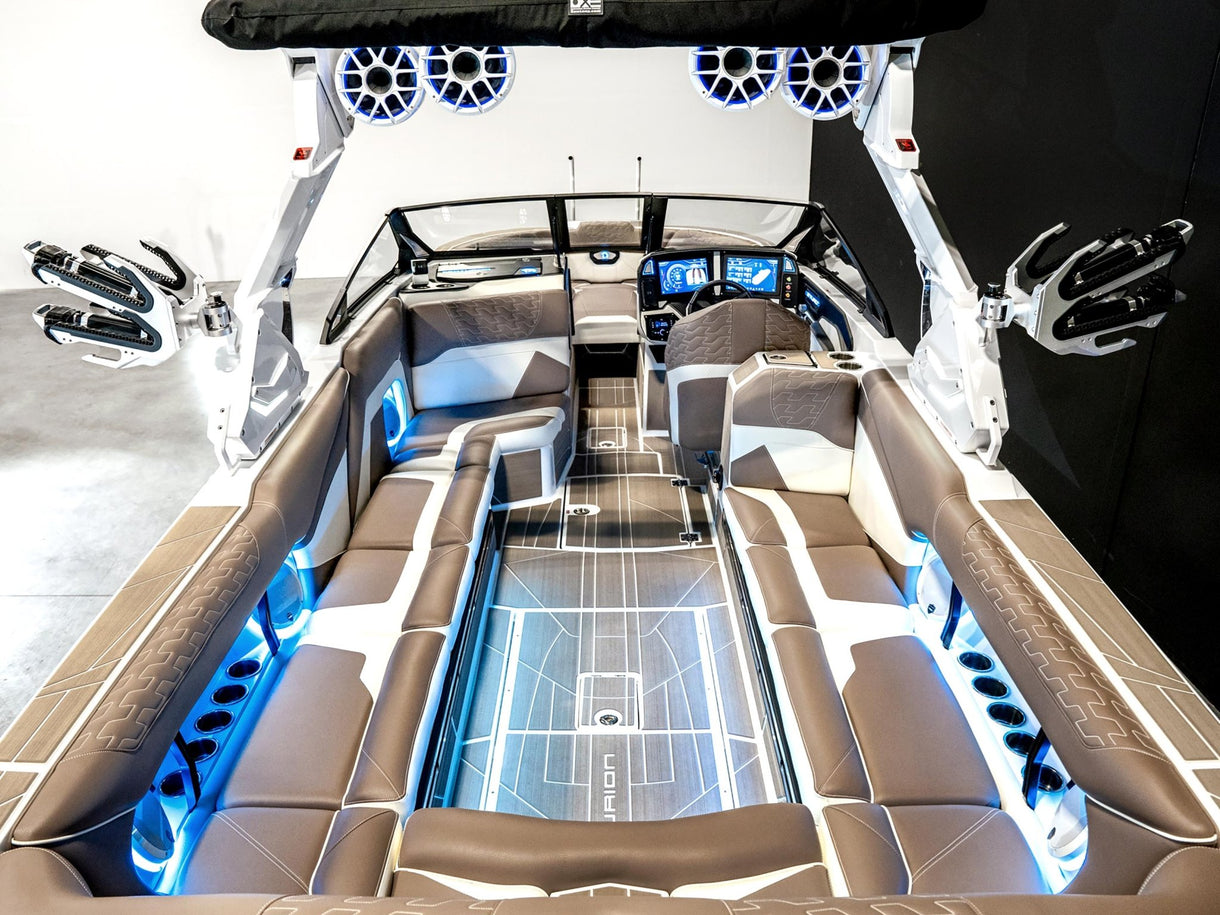 Centurion Ri265 2025 | White Frost – BoardCo Boats