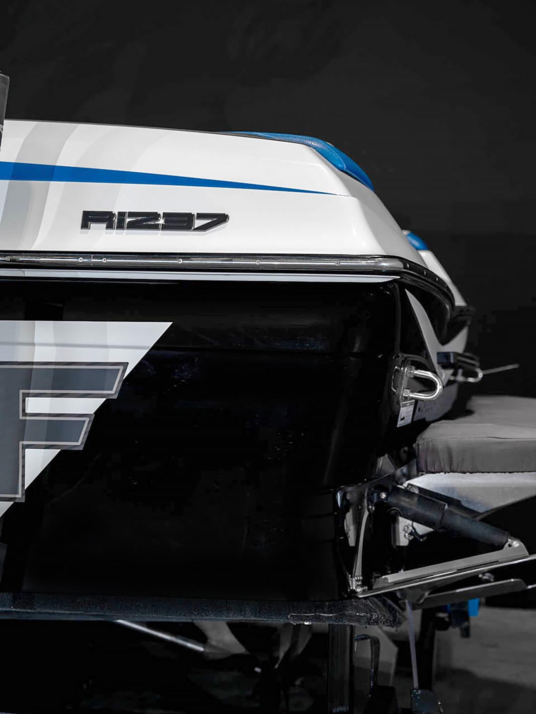 2016 Centurion Ri237 - Blue / White / Black – BoardCo Boats