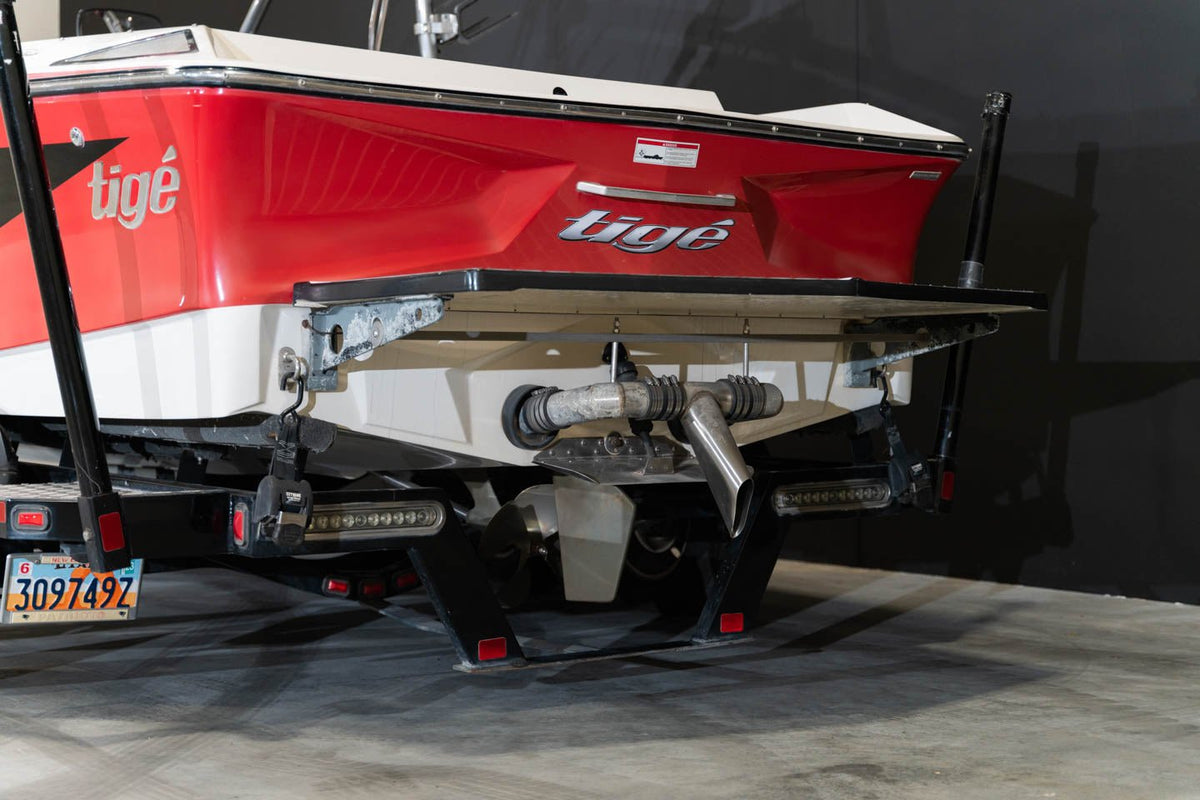 Tige RZ2 2007 | Red / Black / White | BoardCo Boats