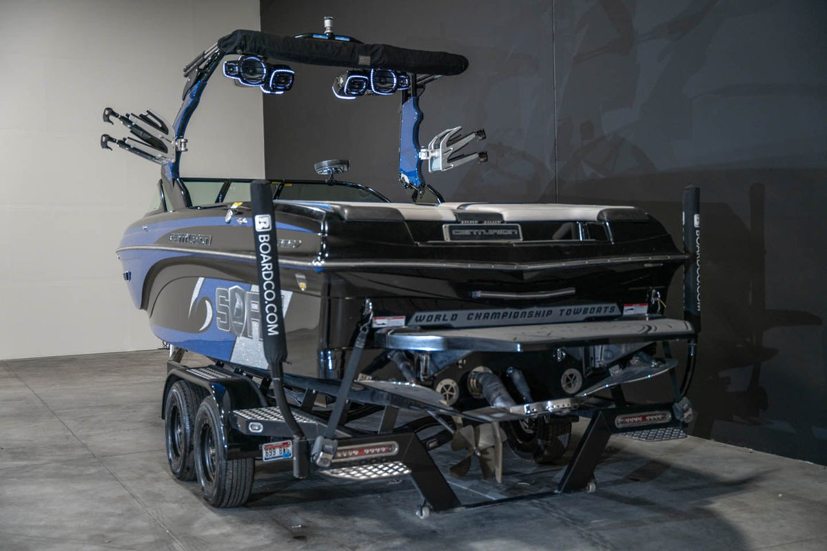 Centurion RI237 2017 | Canadian Blue MF / Silver MF / Black | BoardCo Boats