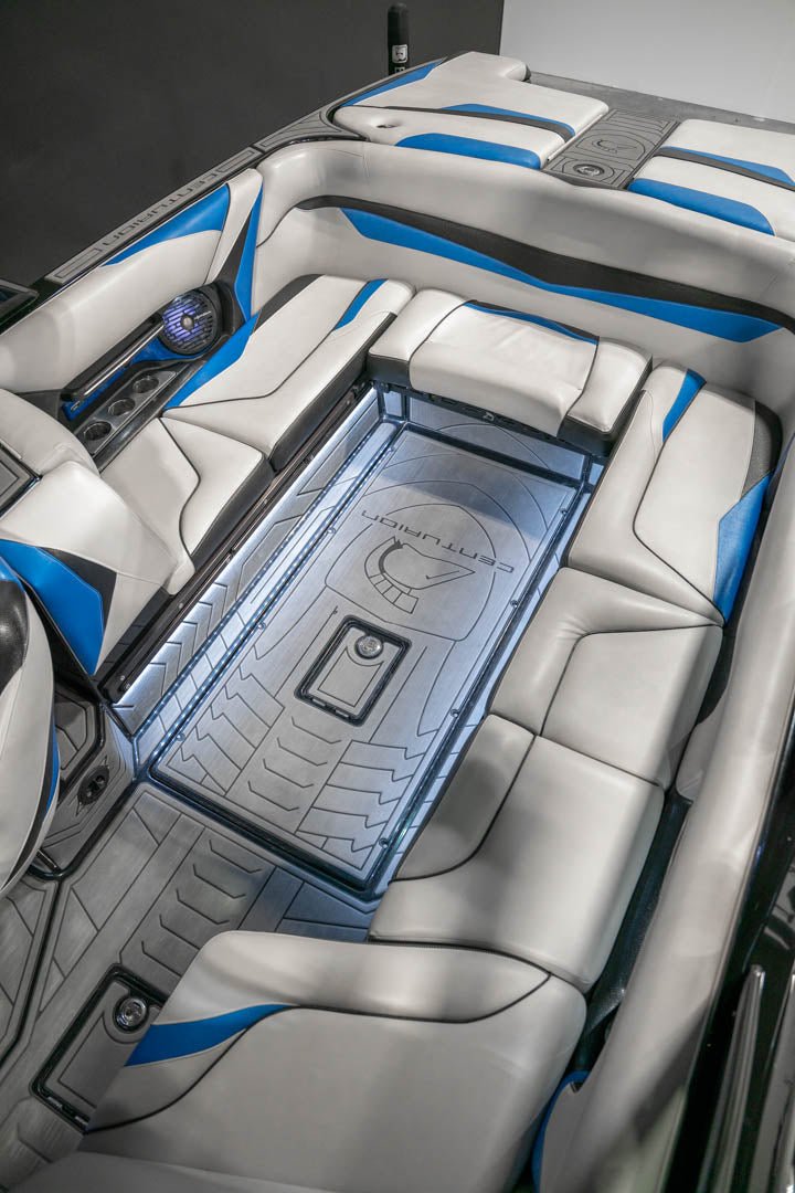 Centurion RI237 2017 | Canadian Blue MF / Silver MF / Black | BoardCo Boats