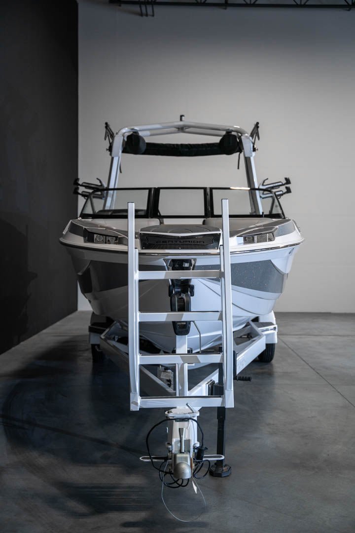 Centurion Ri245 2023 | White / Silver Flake | BoardCo Boats